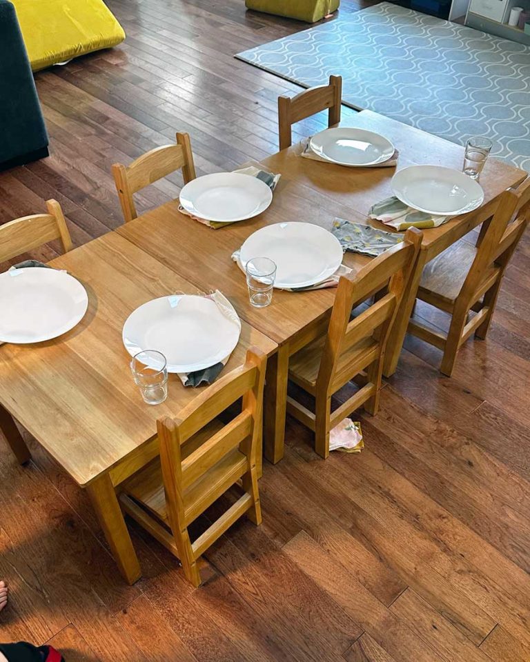 Montessori Mealtime: How to Encourage Mealtime Independence